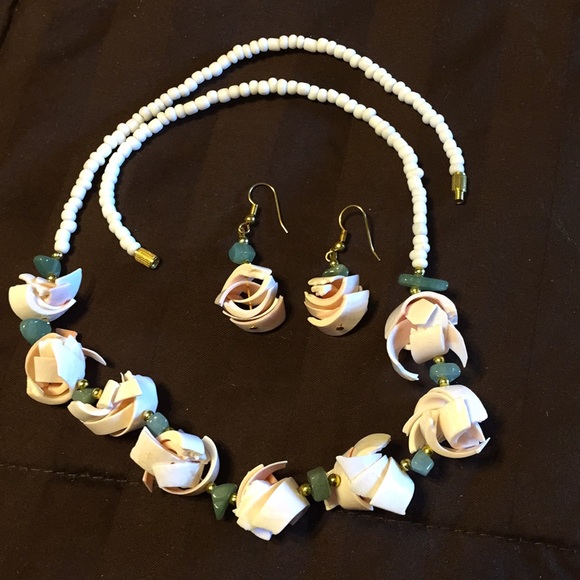 Vintage | Jewelry | Vintage Pink Shell Flower Necklace Earrings | Poshmark